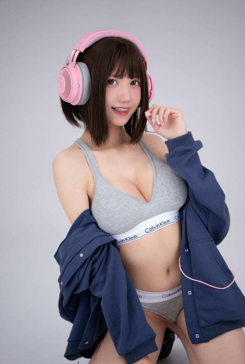 運動內衣蠻好看的 | 4Gamers